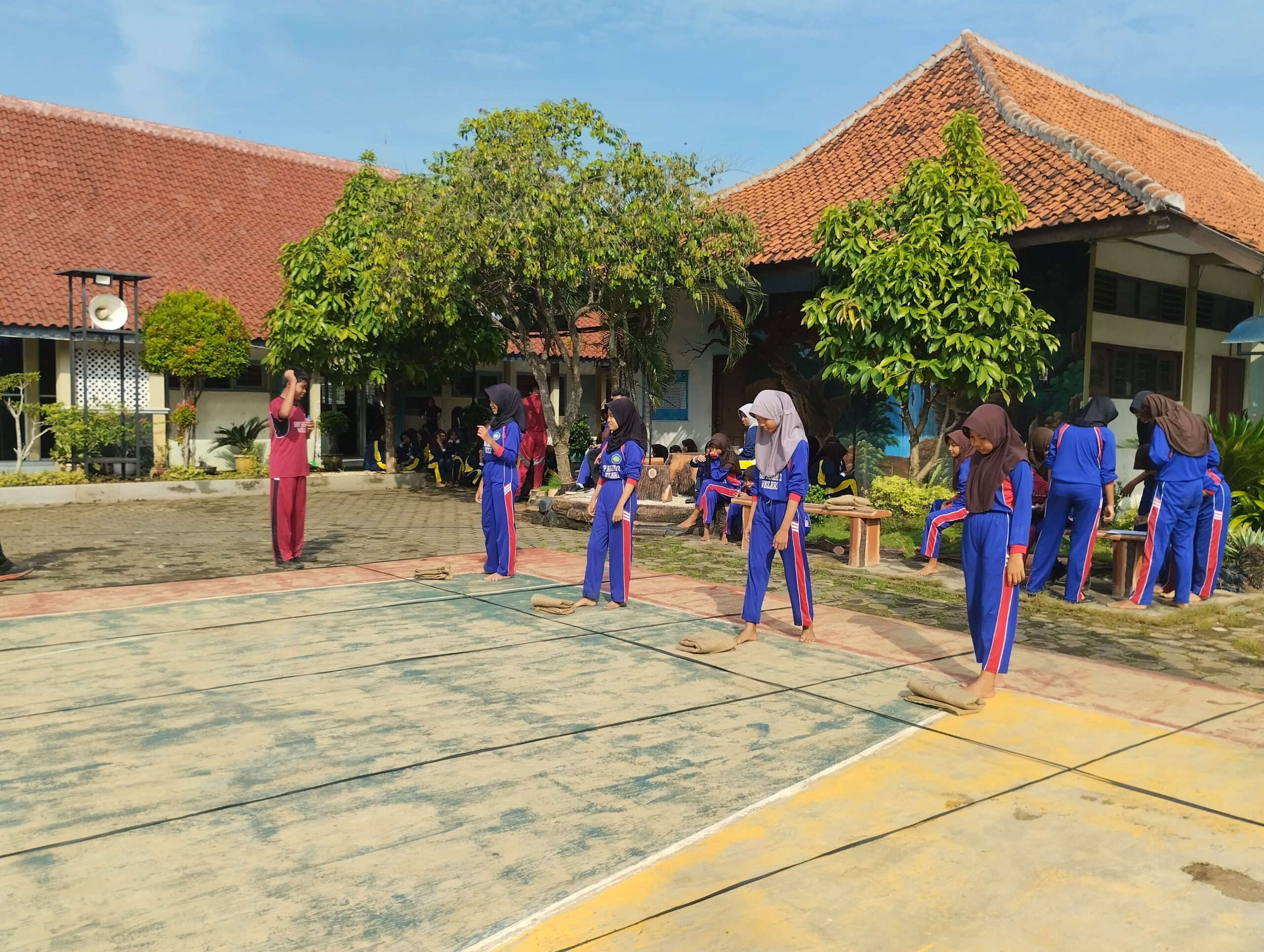 Class Meeting ; Kebersamaan dan Kreativitas - SMP NEGERI 2 WELERI